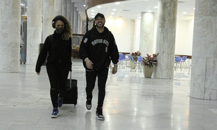 TBT: Lindsey Pelas posta novas fotos de seu ensaio de lingerie