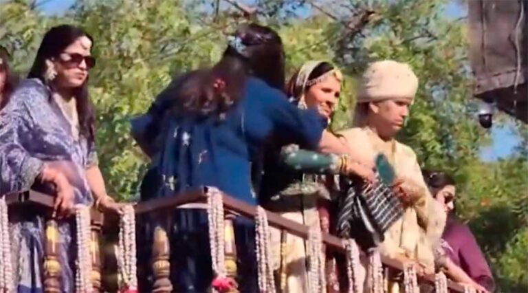 Casal rico indiano joga fora mais de US$ 29 milhões em economias para ...