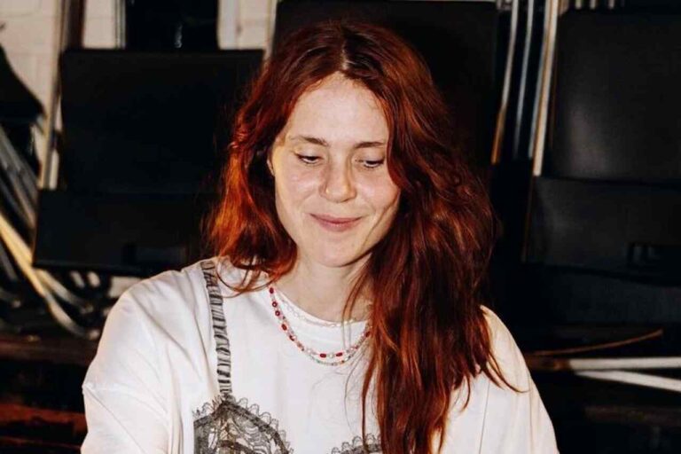 Kate Nash announces a profile on an adult content site with a photo of ...